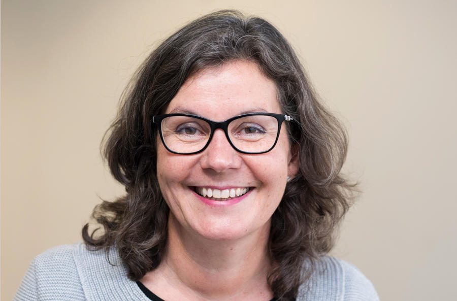 Professor Laura Green receives veterinary society award - University of ...