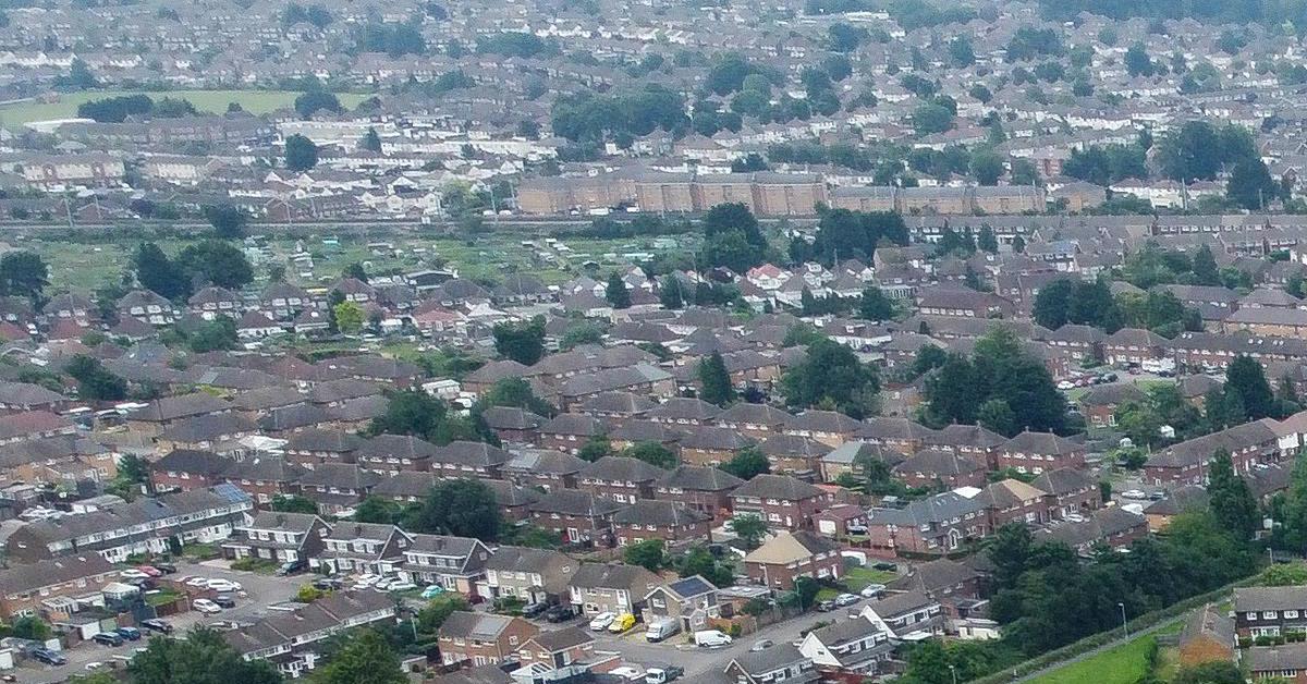 The effects of neighbourhood segregation on house prices - University ...