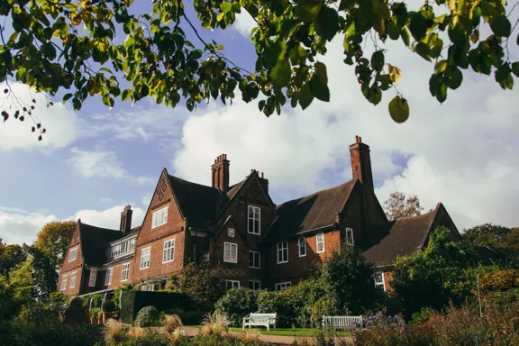 Qur'an in the City: The Sounds of the Stars, Transcription, Pigments ...